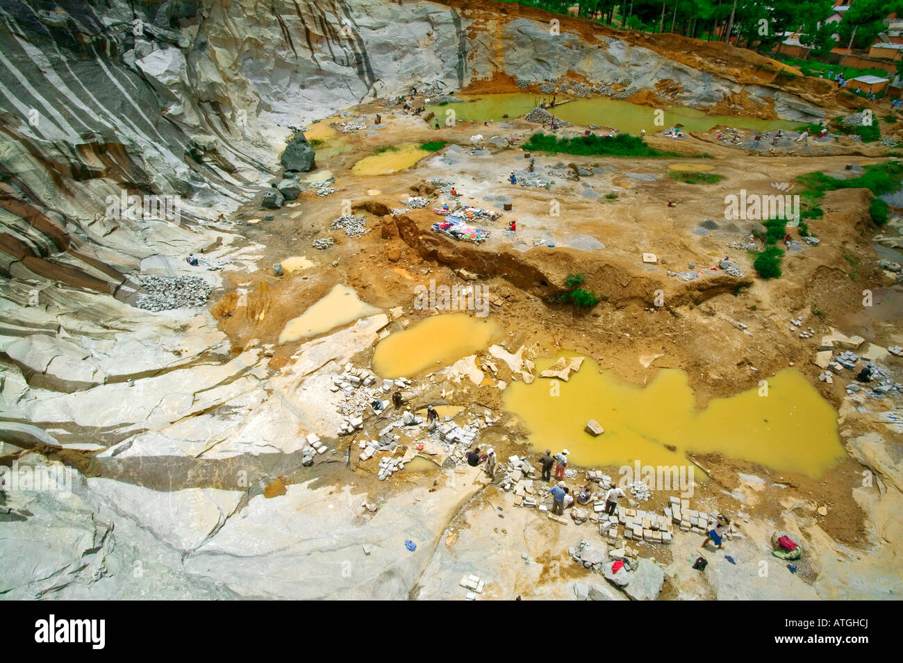 STONE QUARRY - MANANTENASOA - MADAGASCAR - AFRICA Stock Photo - Alamy