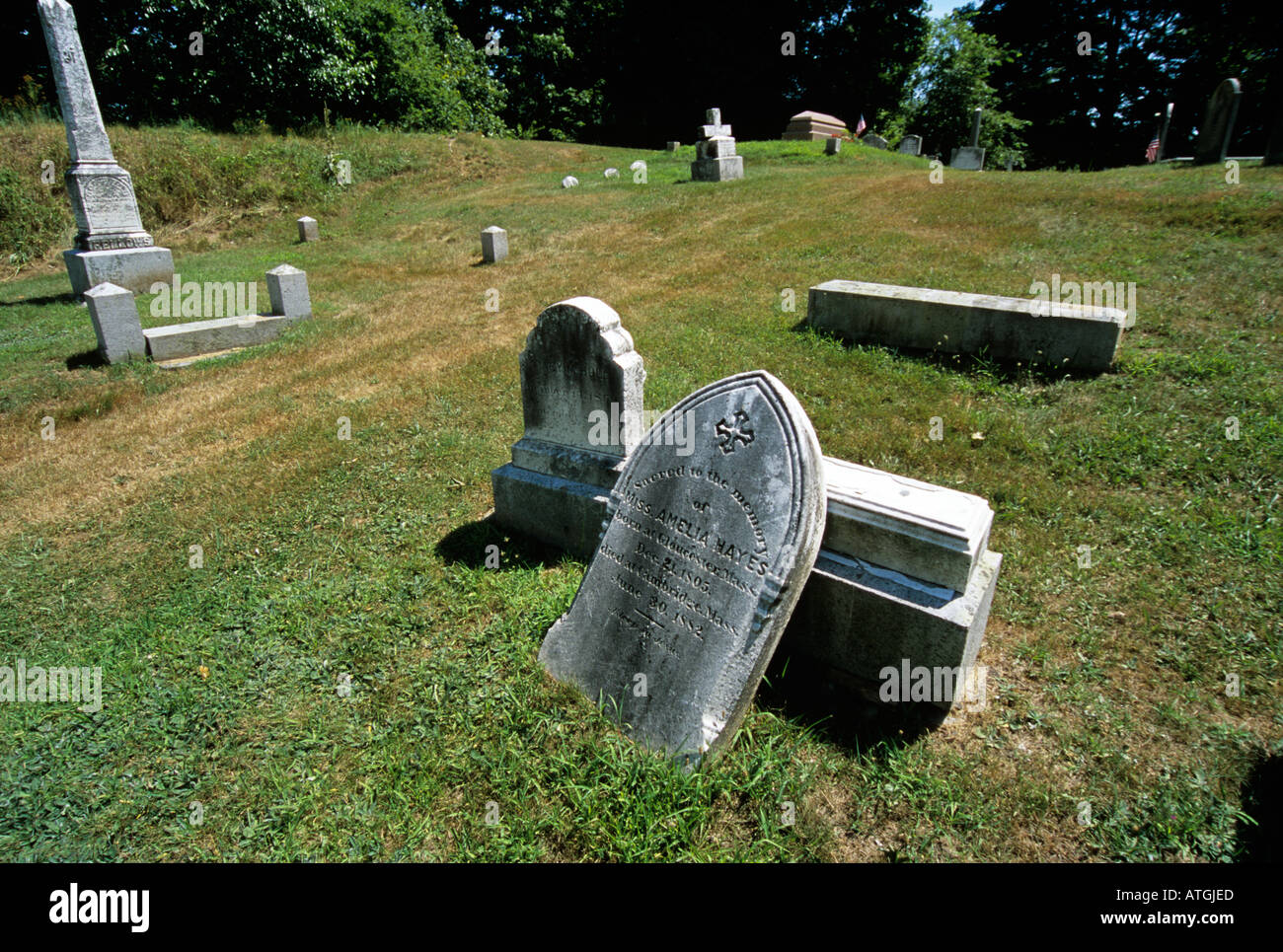 Old weathered broken headstone in Old South Cemetery Stock Photo - Alamy