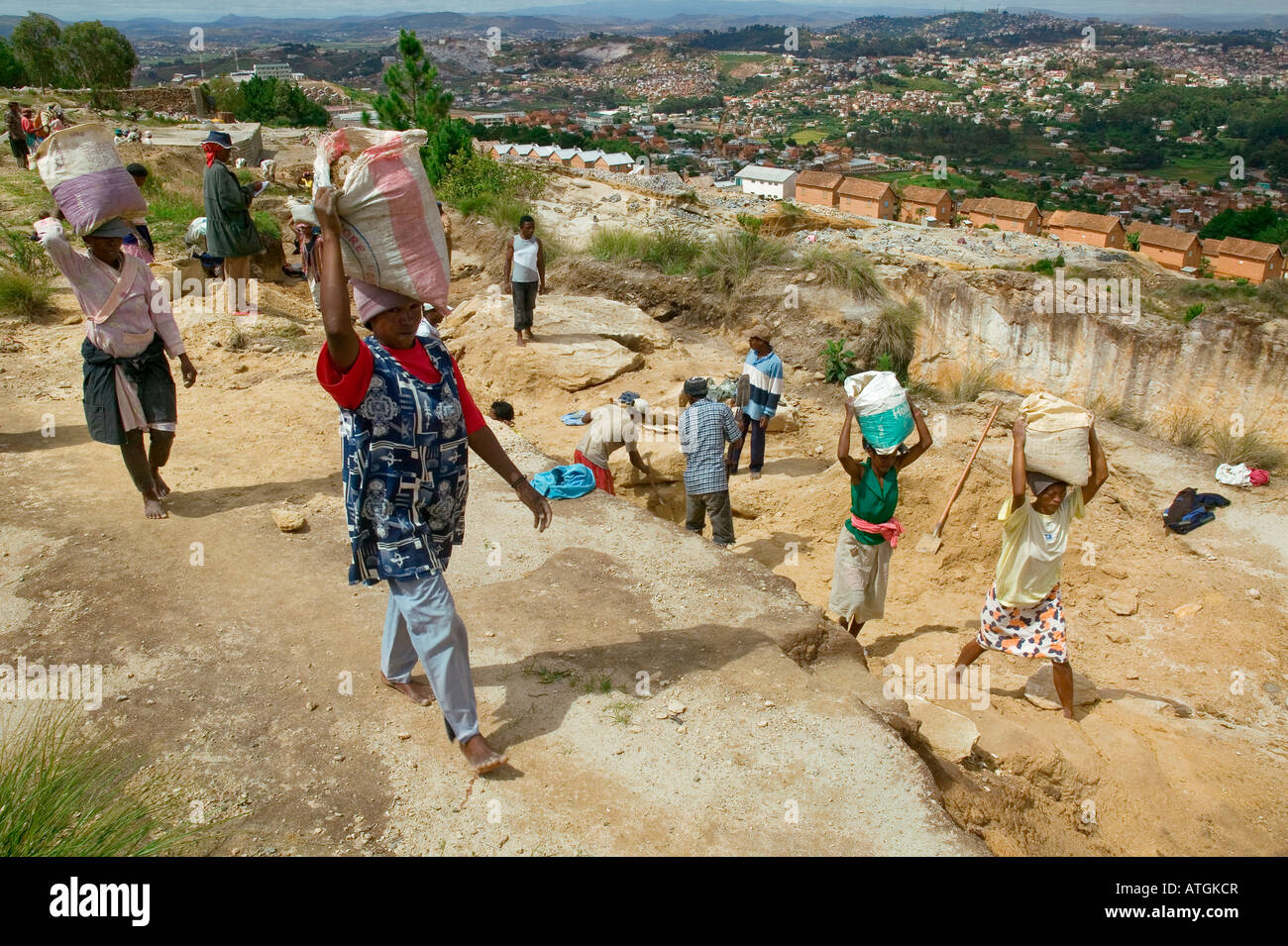 STONE QUARRY - MANANTENASOA - MADAGASCAR - AFRICA Stock Photo - Alamy