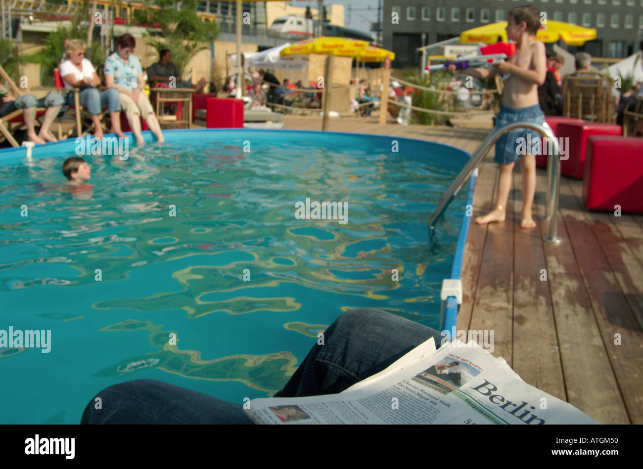 The reporters beach bar close to the Reichstag and Kanzleramt is a ...