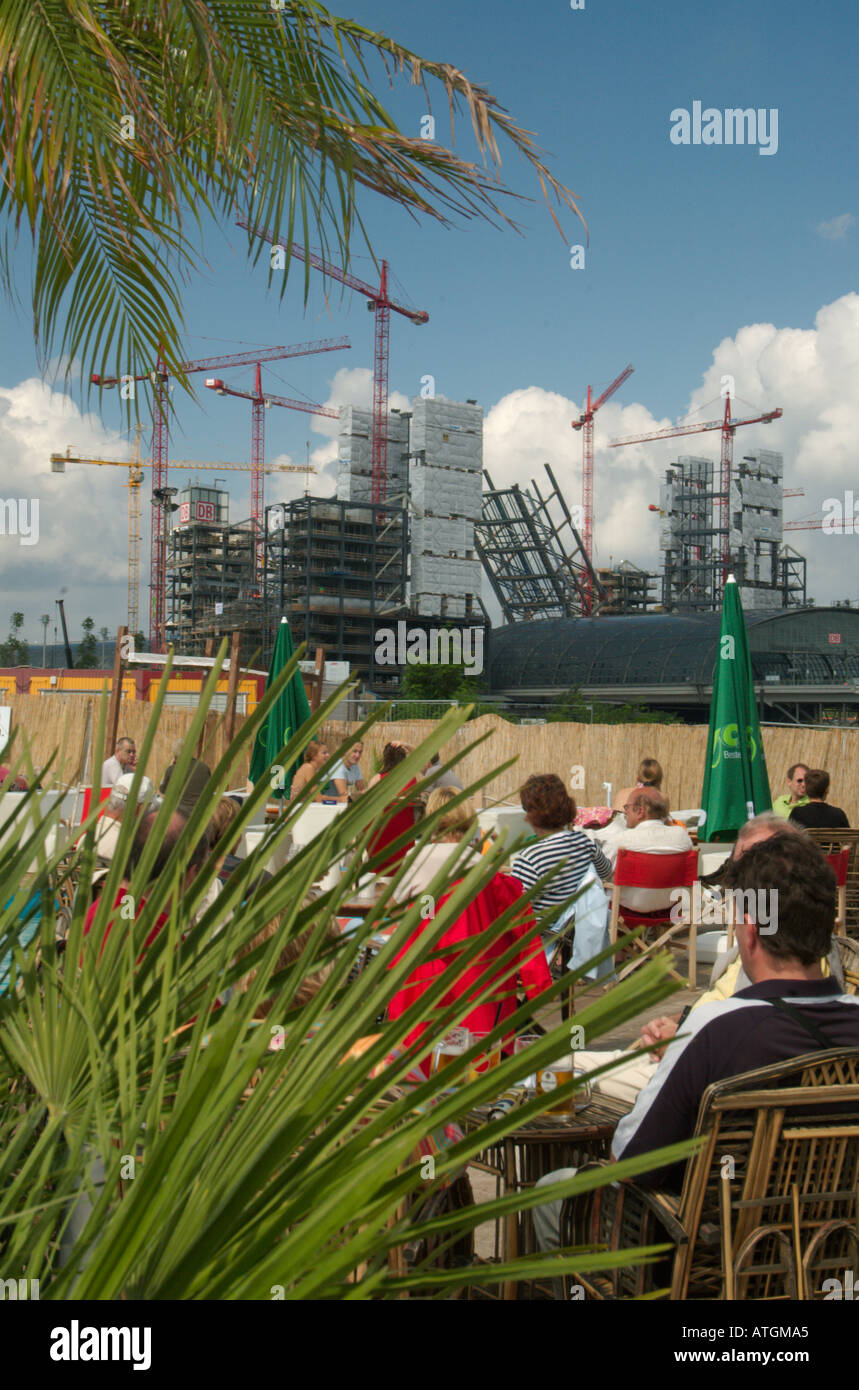 Construction of new Hauptbahnhof Berlin. Two steel "bridges" are ...