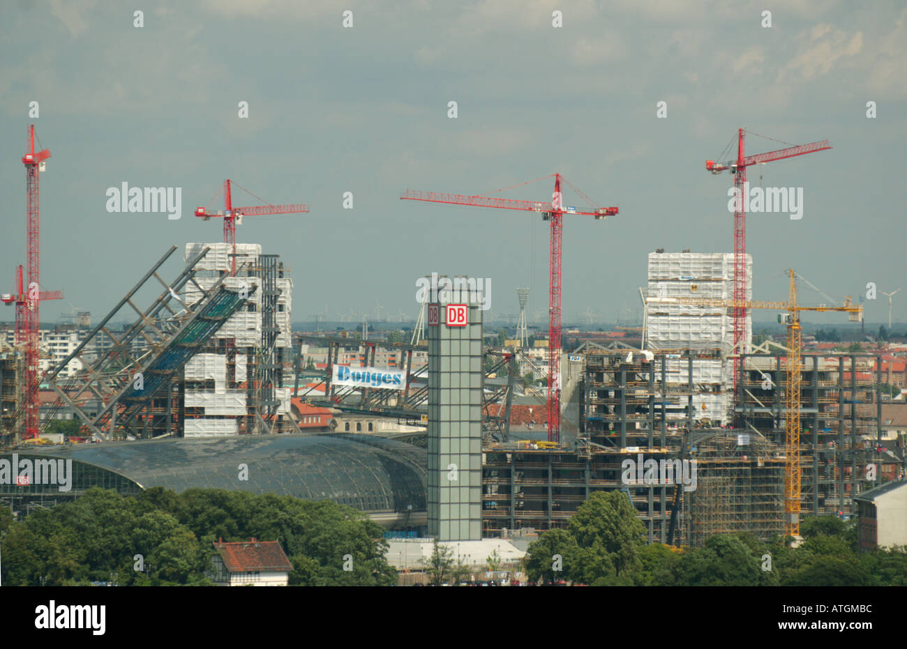 Construction of new Hauptbahnhof Berlin. Two steel "bridges" are ...