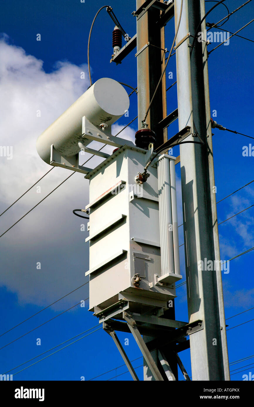Overhead gantry power lines hi-res stock photography and images - Alamy