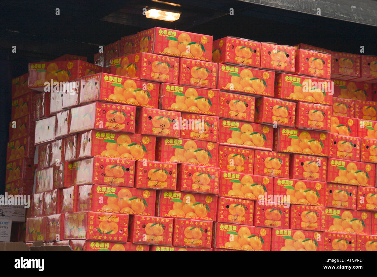 Kum kum box hi-res stock photography and images - Alamy