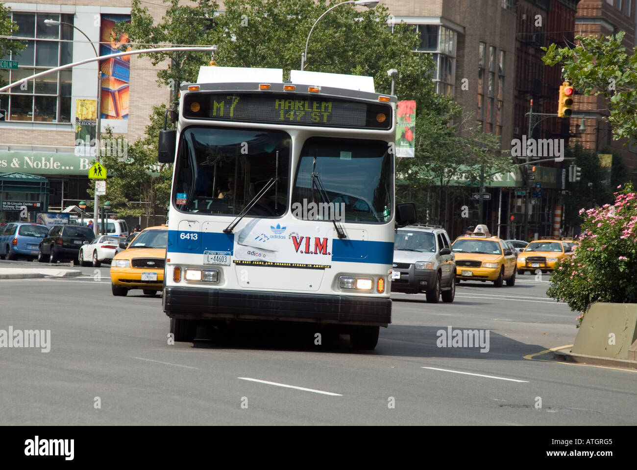 New York City Downtown Bus at Columbus Avenue and Broadway Stock Photo ...