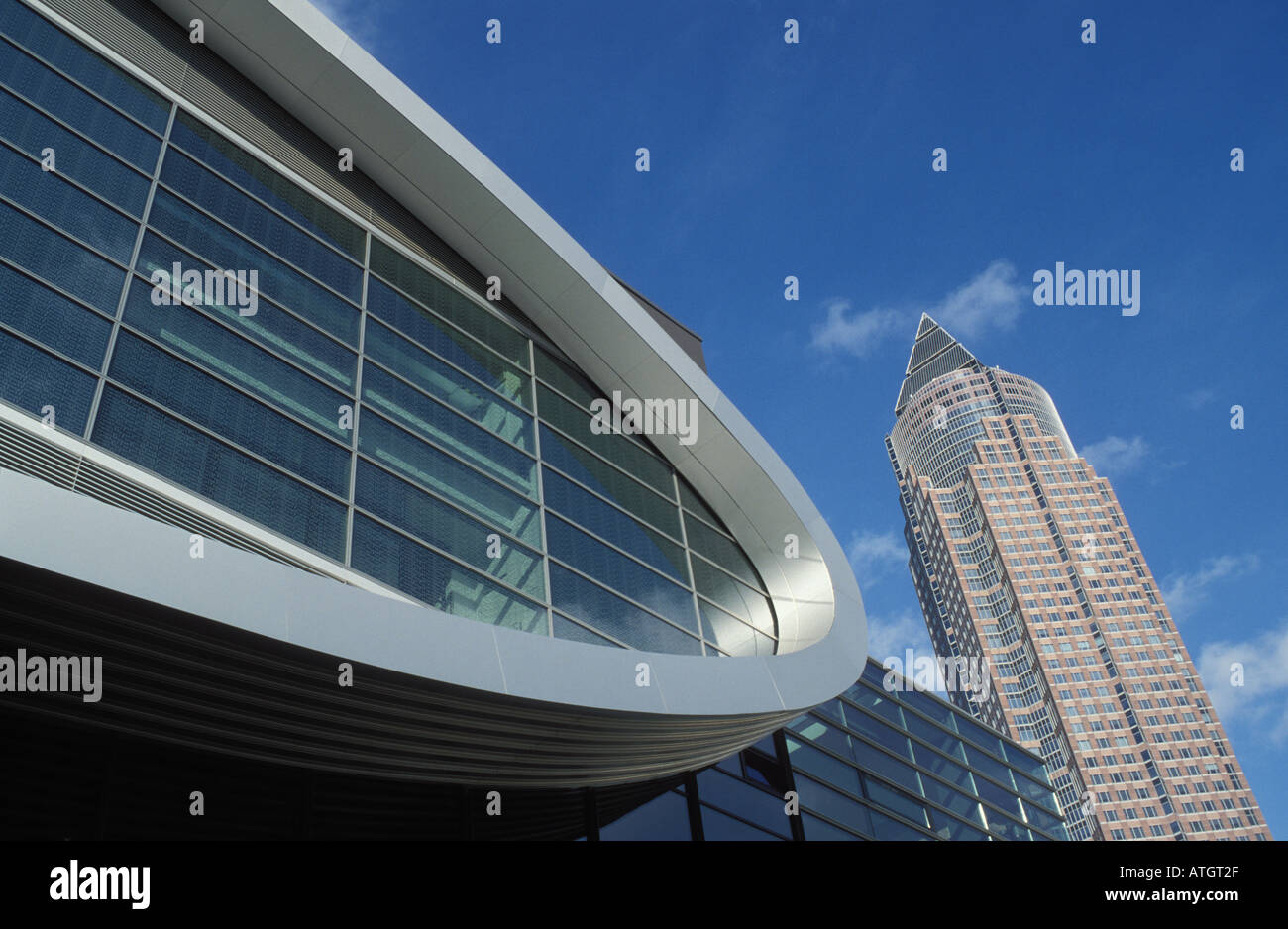 Skiscraper hi-res stock photography and images - Alamy