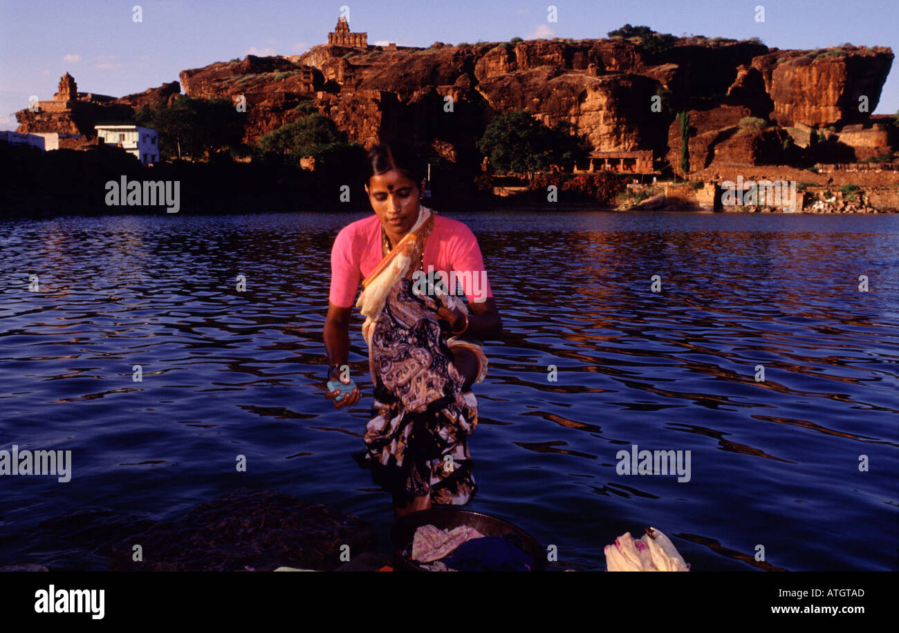 People washing clothes in a river hi-res stock photography and images - Alamy
