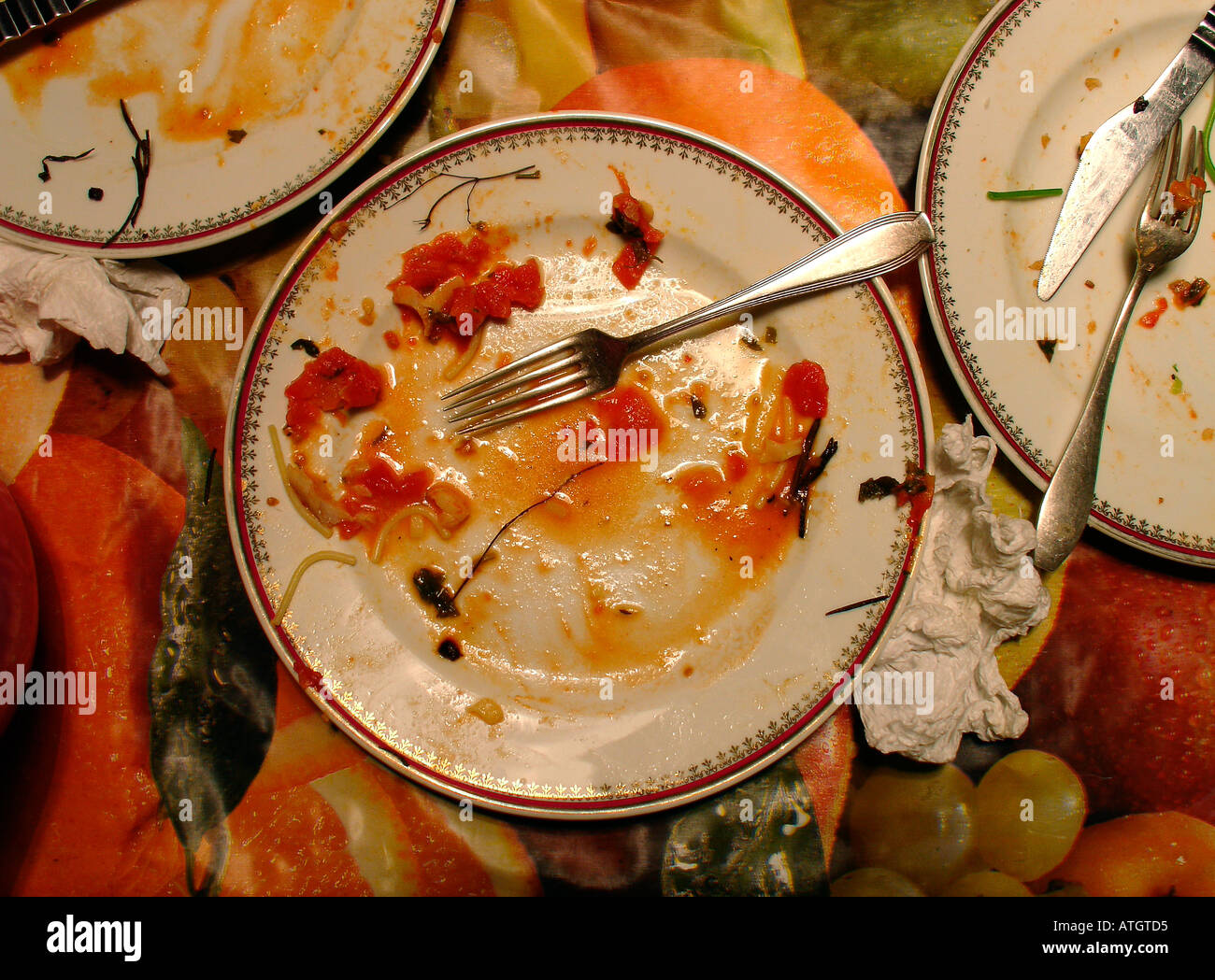 Unwashed plates hi-res stock photography and images - Alamy