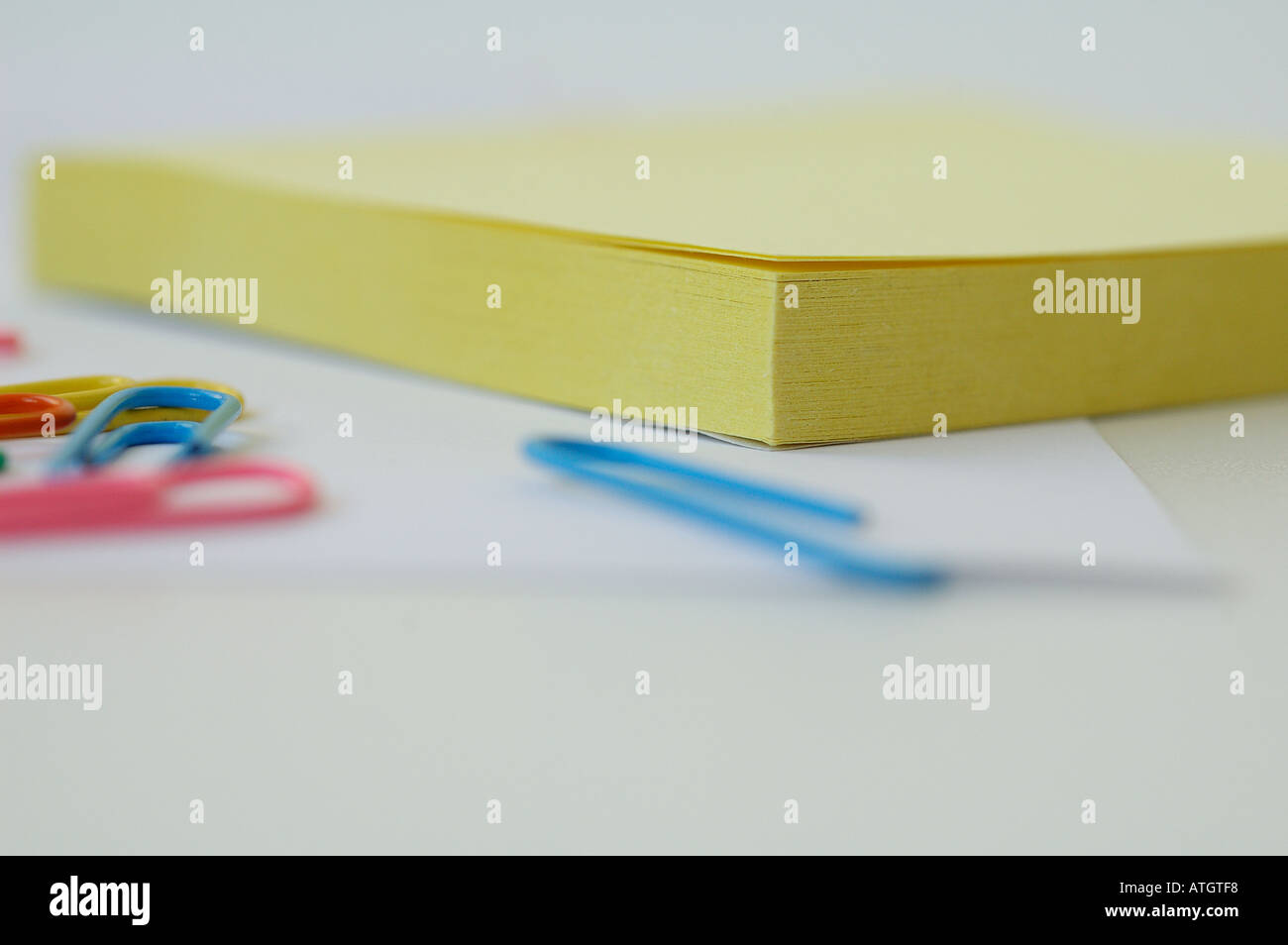Twisted paperclip hi-res stock photography and images - Alamy