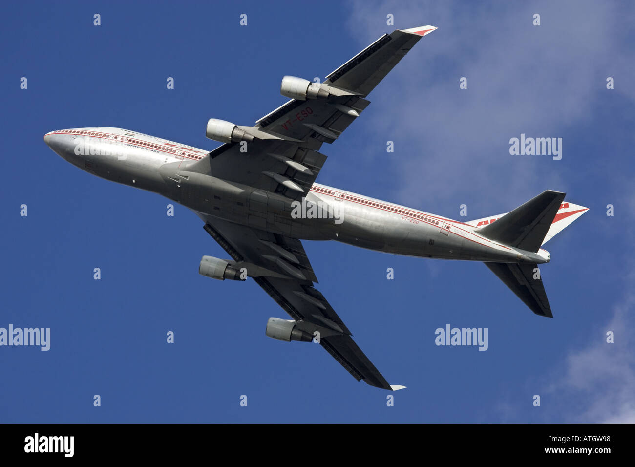 Atc control tower lhr heathrow hi-res stock photography and images - Alamy