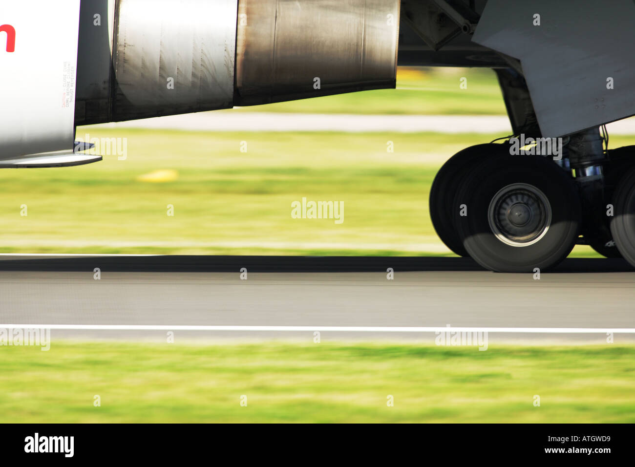 Jumbo Jet at Manchester Airport infront of the atc contraol tower Stock ...