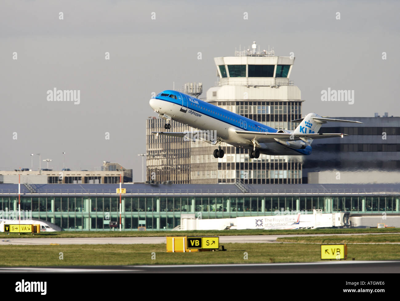 KLM at Manchester Airport infront of the atc control tower Stock Photo ...