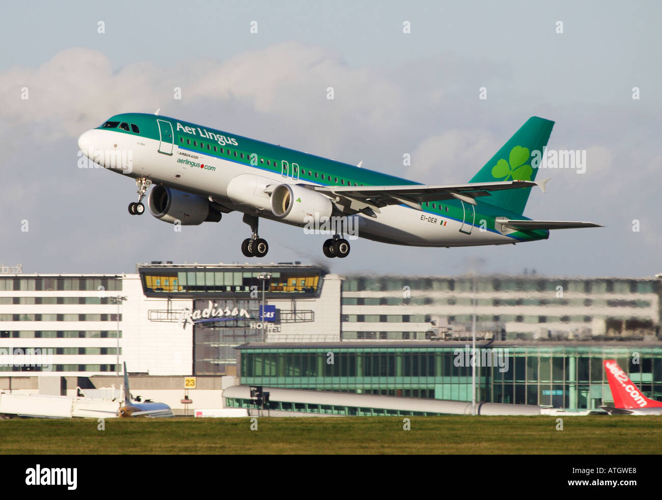 Aer Lingus at Manchester Airport infront of the atc control tower Stock ...