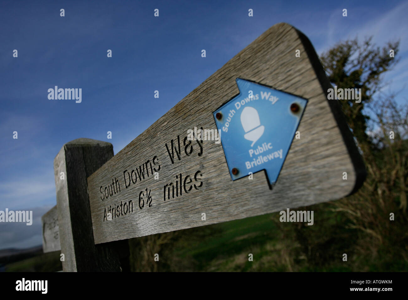 South Downs Way sign post. Picture by James Boardman Stock Photo - Alamy