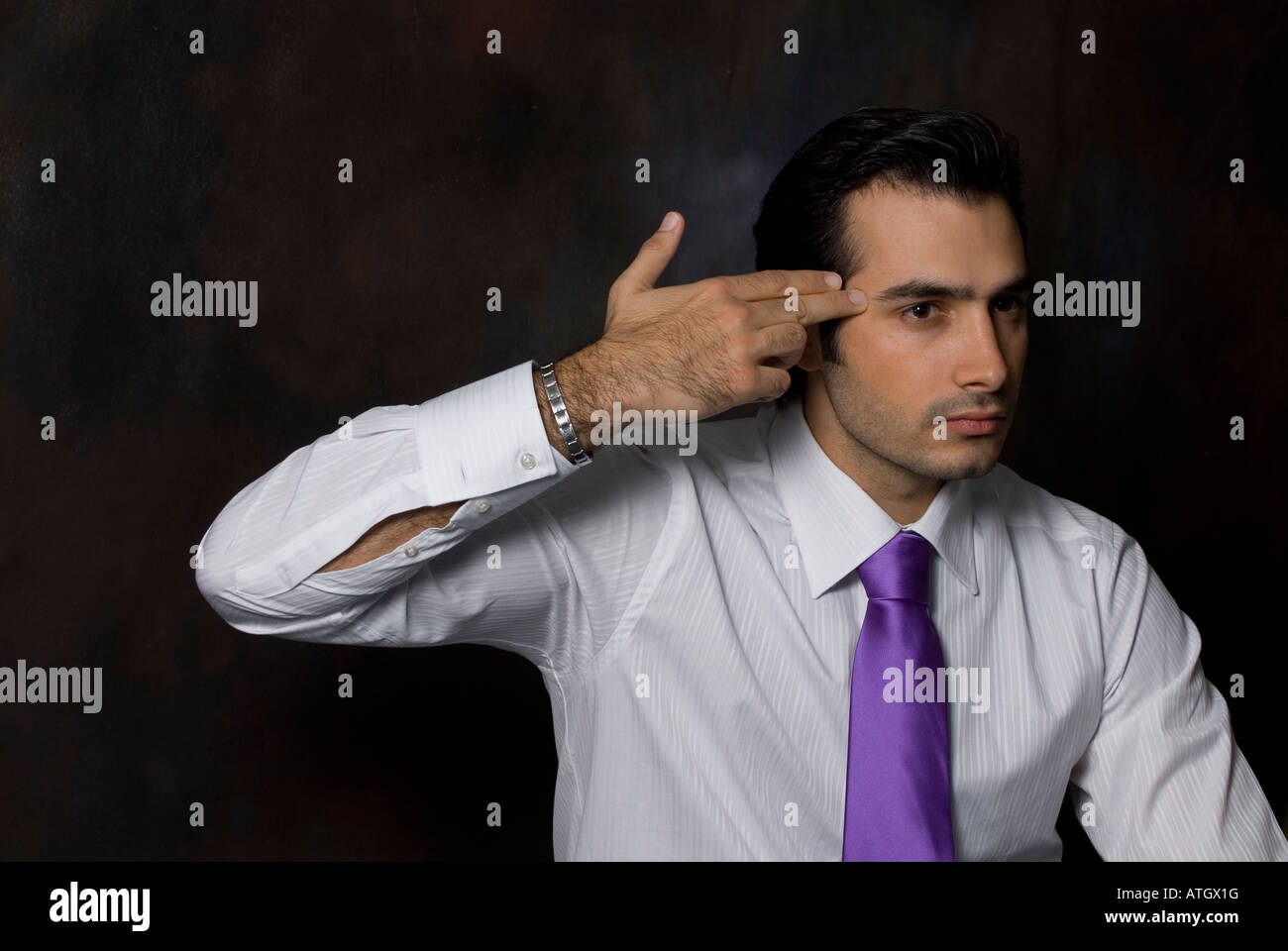 Man with gun to head hi-res stock photography and images - Alamy