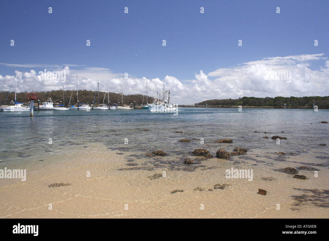 STUNNING SCENE MOOLOOLABA SEAWALL QUEENSLAND AUSTRALIA Stock Photo - Alamy