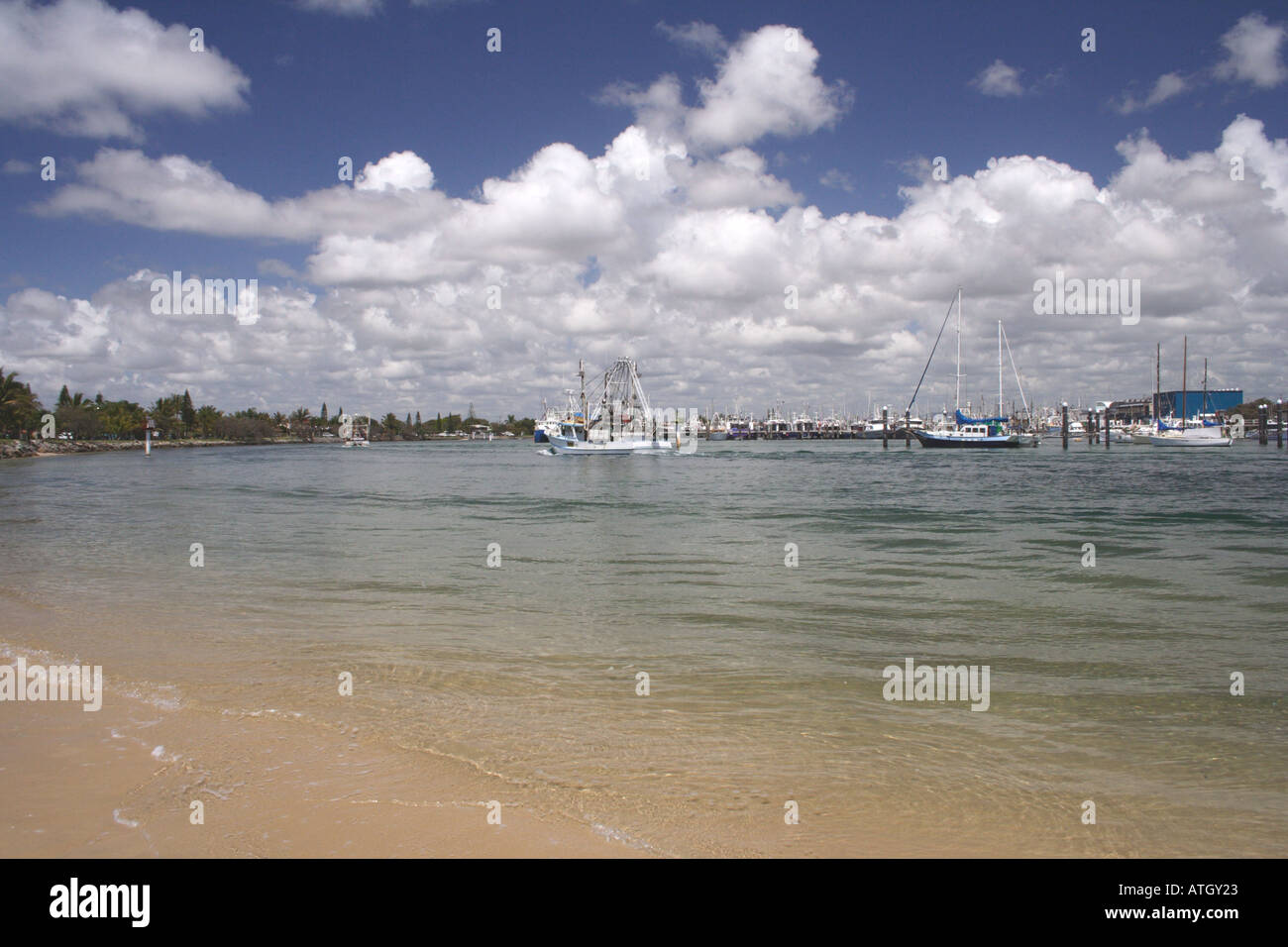 STUNNING SCENE MOOLOOLABA SEAWALL QUEENSLAND AUSTRALIA Stock Photo - Alamy