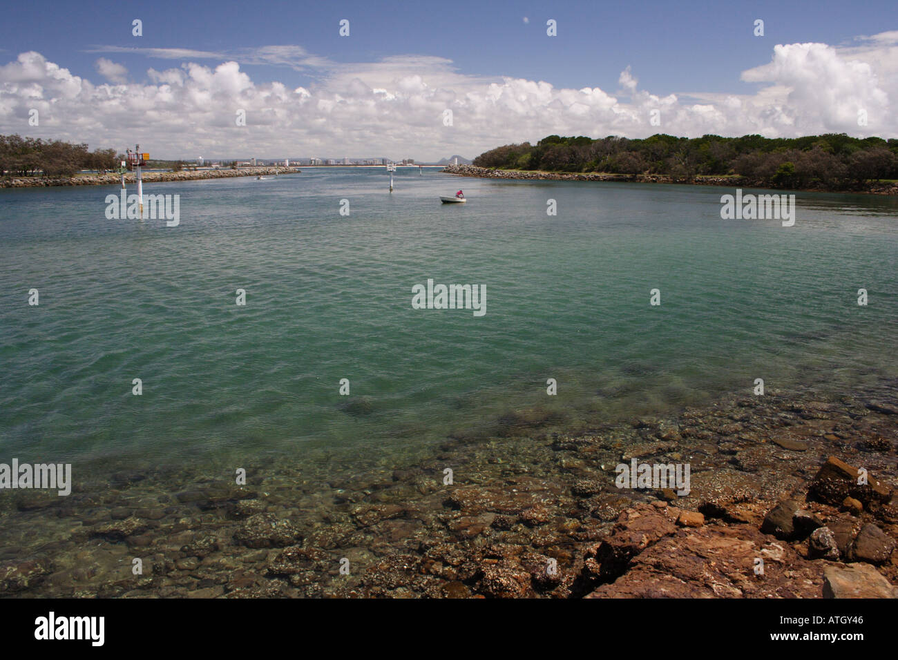 STUNNING SCENE MOOLOOLABA SEAWALL QUEENSLAND AUSTRALIA Stock Photo - Alamy