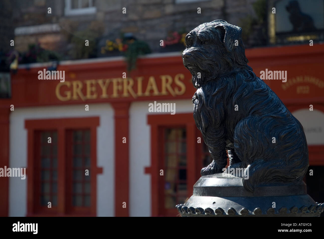 dh Greyfriars Bobby statue OLD TOWN EDINBURGH Memorial to Auld Jock ...