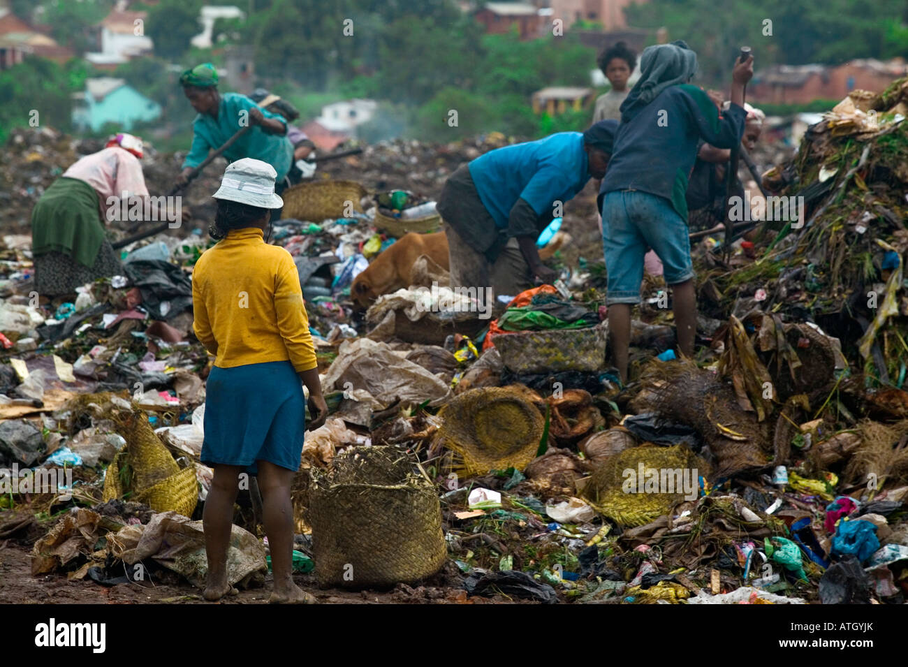 African garbage dump hi-res stock photography and images - Alamy