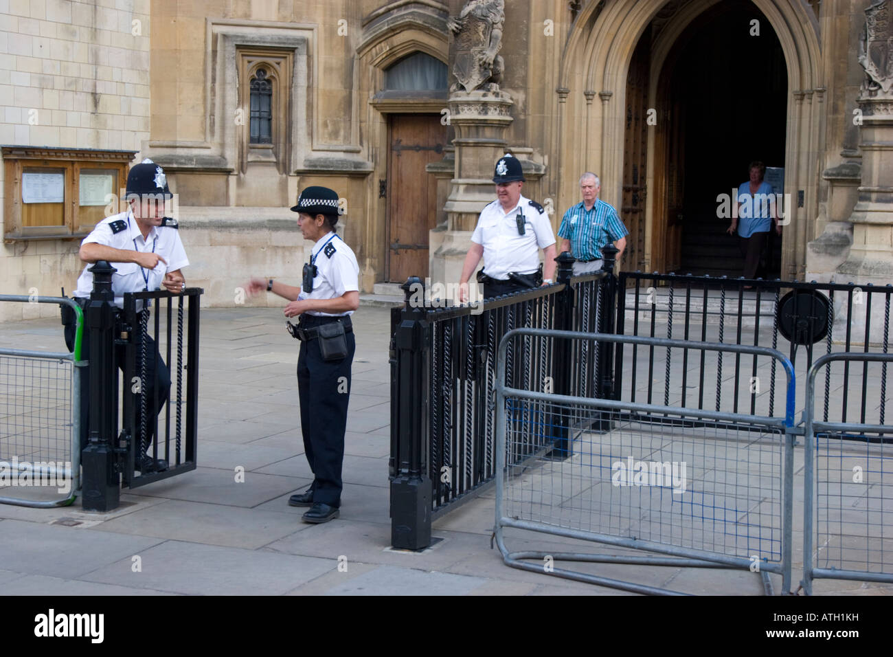 Armed police guard houses parliament hi-res stock photography and ...