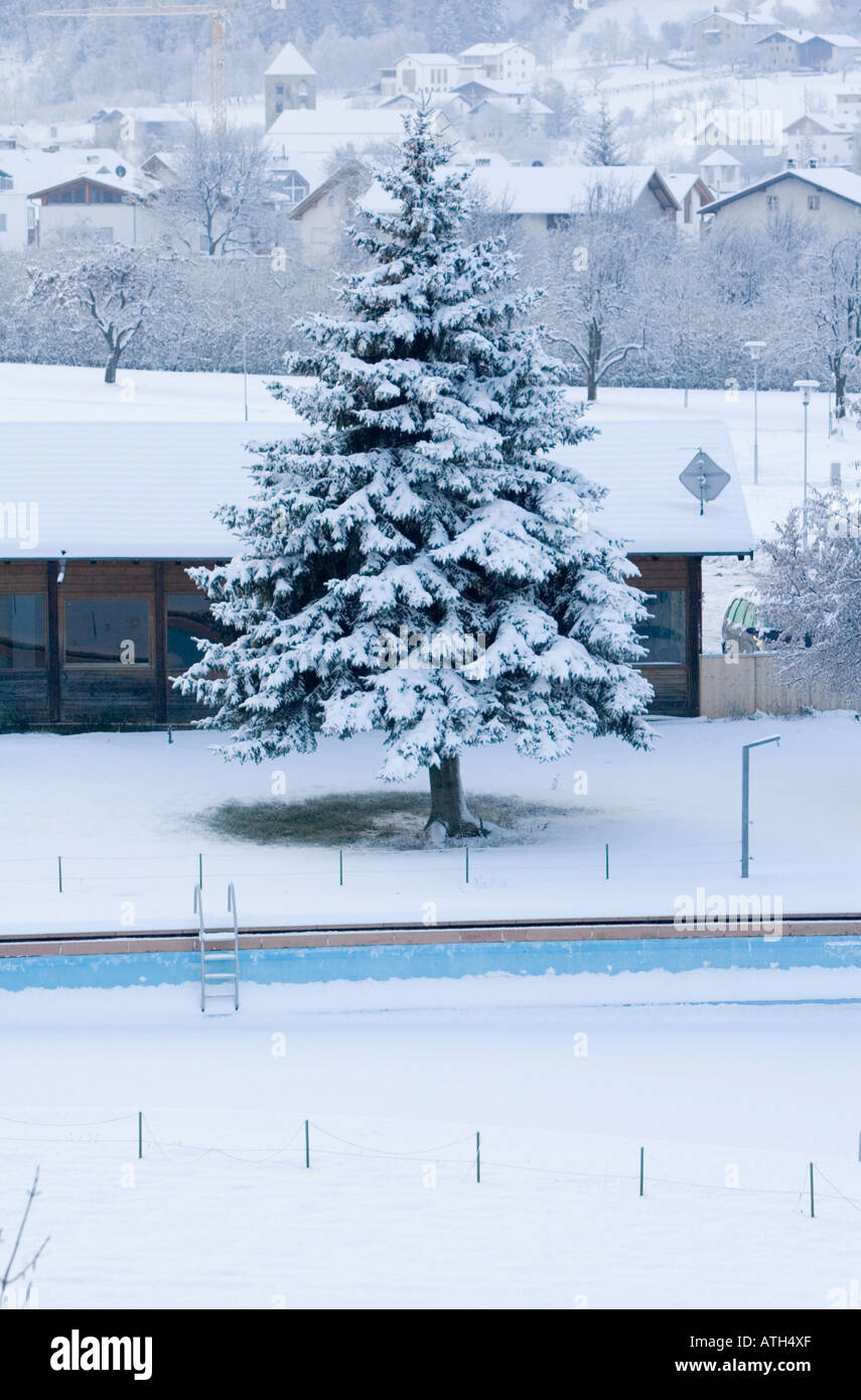 swimming pool covered in snow Stock Photo - Alamy