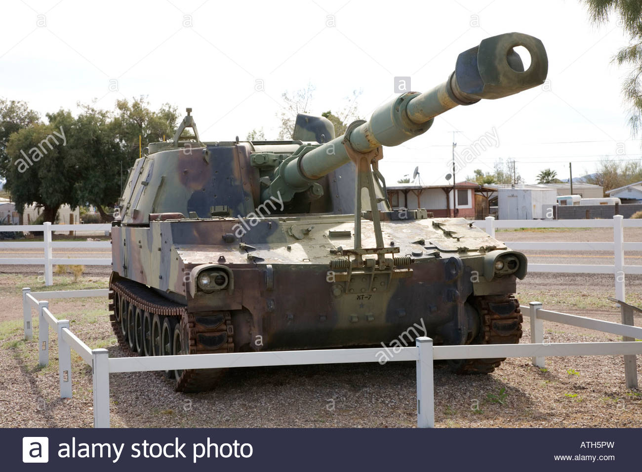 Self Propelled Howitzer High Resolution Stock Photography and Images - Alamy