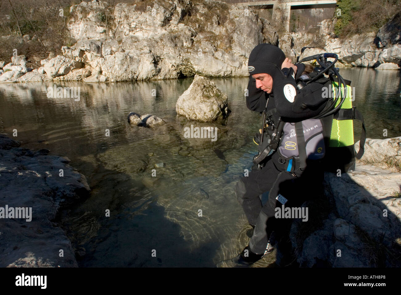 Woman scuba diving italy hi-res stock photography and images - Alamy