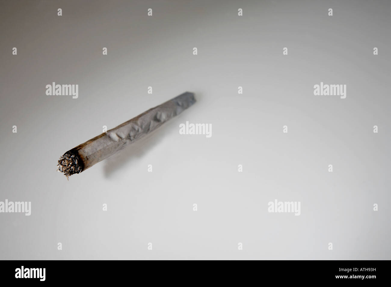 marijuana joint, marijuana cigarette Stock Photo - Alamy
