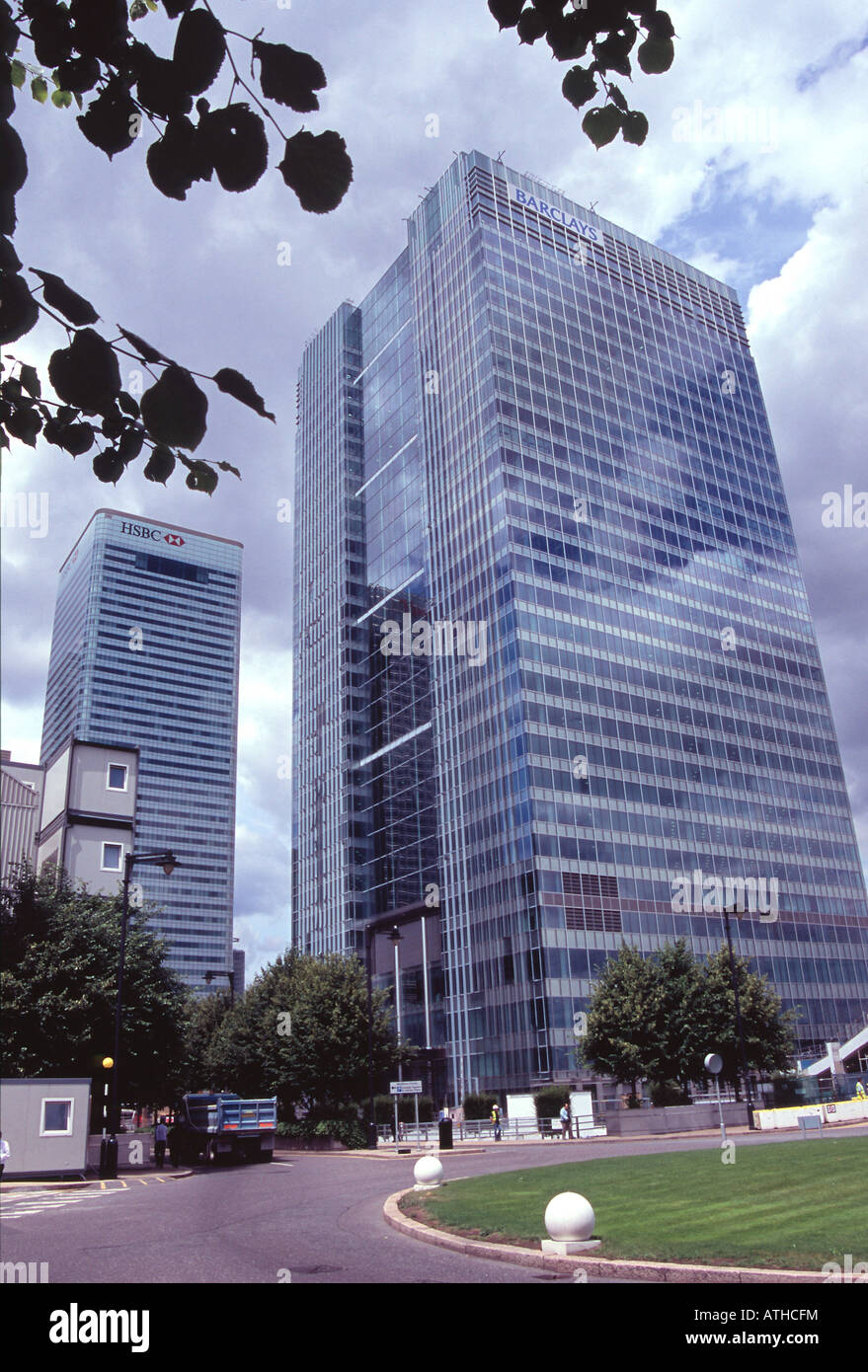 One Churchill Place is a 156 m tall skyscraper in london docklands ...