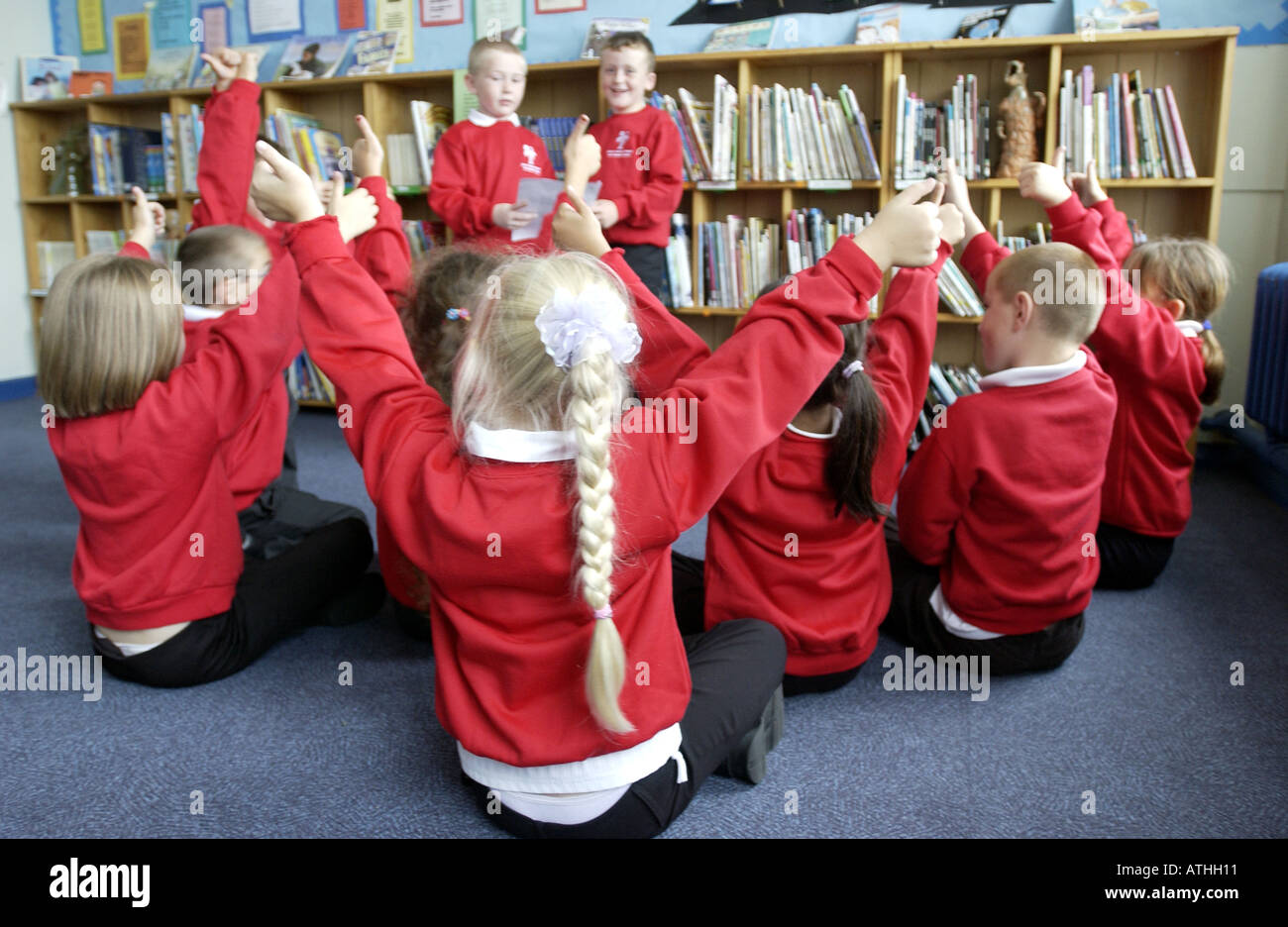 Story telling classroom hi-res stock photography and images - Alamy
