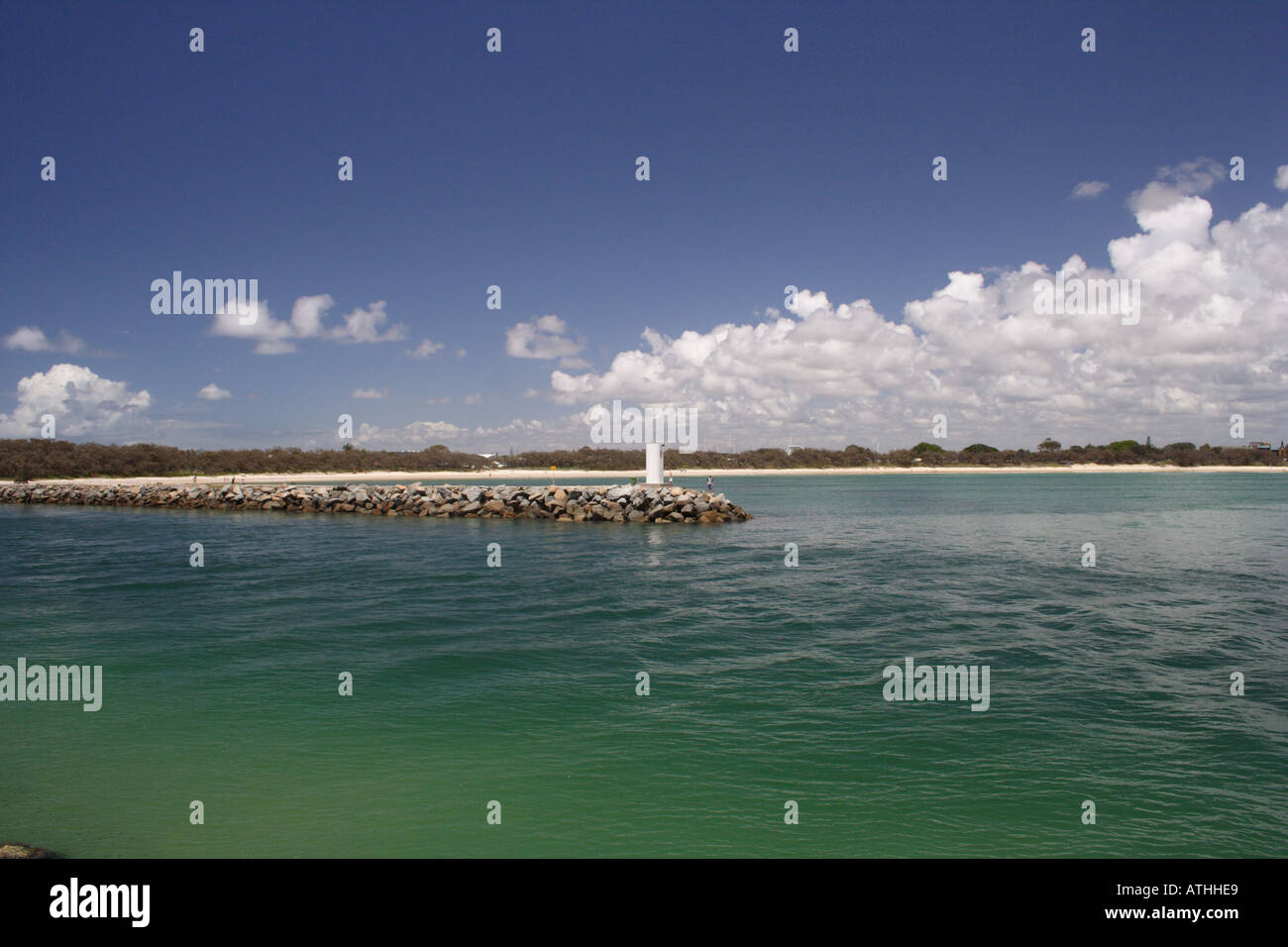 STUNNING SCENE MOOLOOLABA SEAWALL QUEENSLAND AUSTRALIA Stock Photo - Alamy