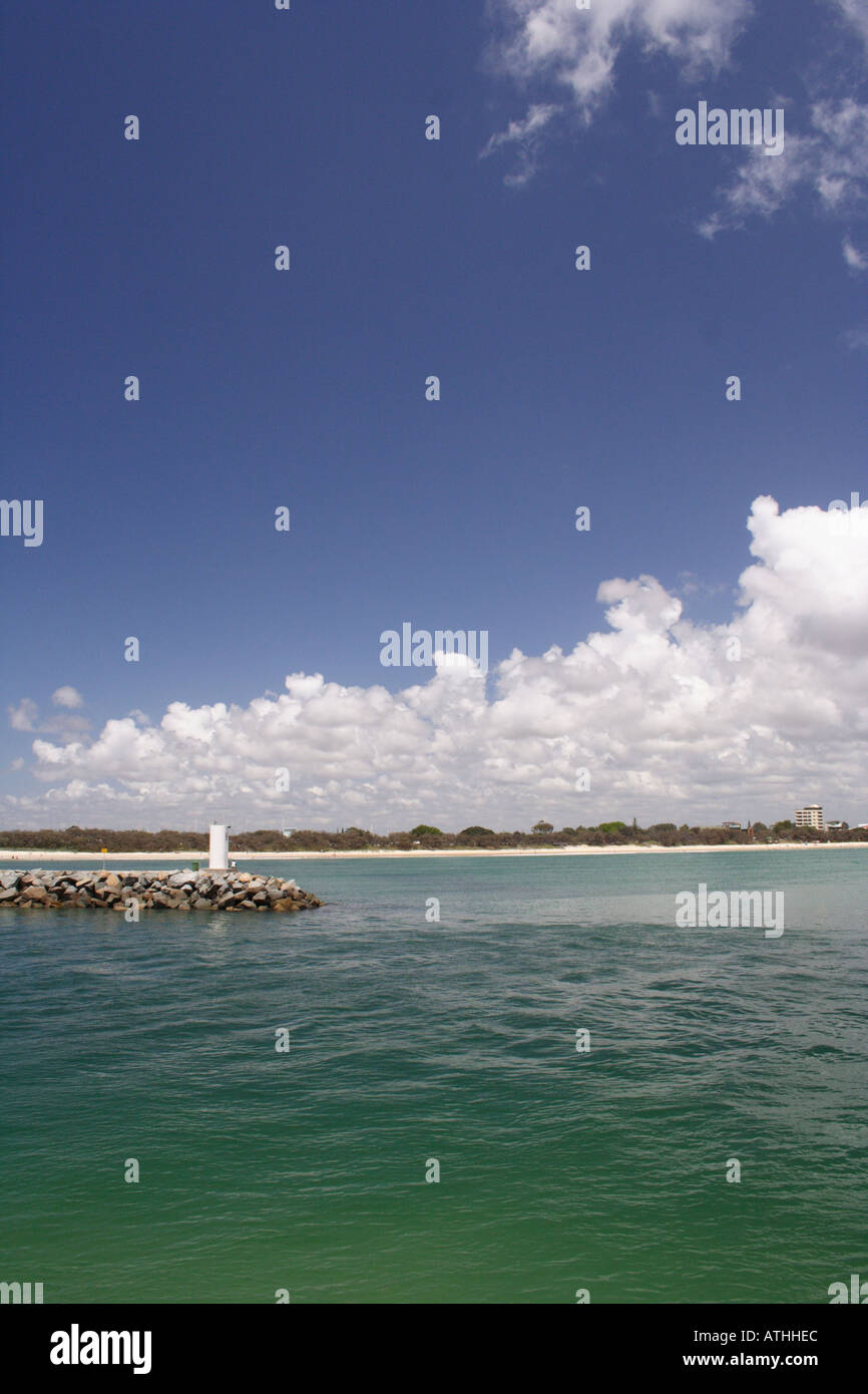 STUNNING SCENE MOOLOOLABA SEAWALL QUEENSLAND AUSTRALIA Stock Photo - Alamy