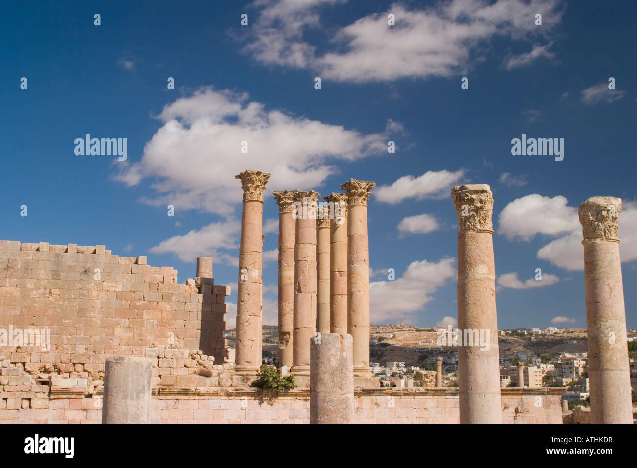 Corinthian Columns, Jerash, Jordan Stock Photo - Alamy