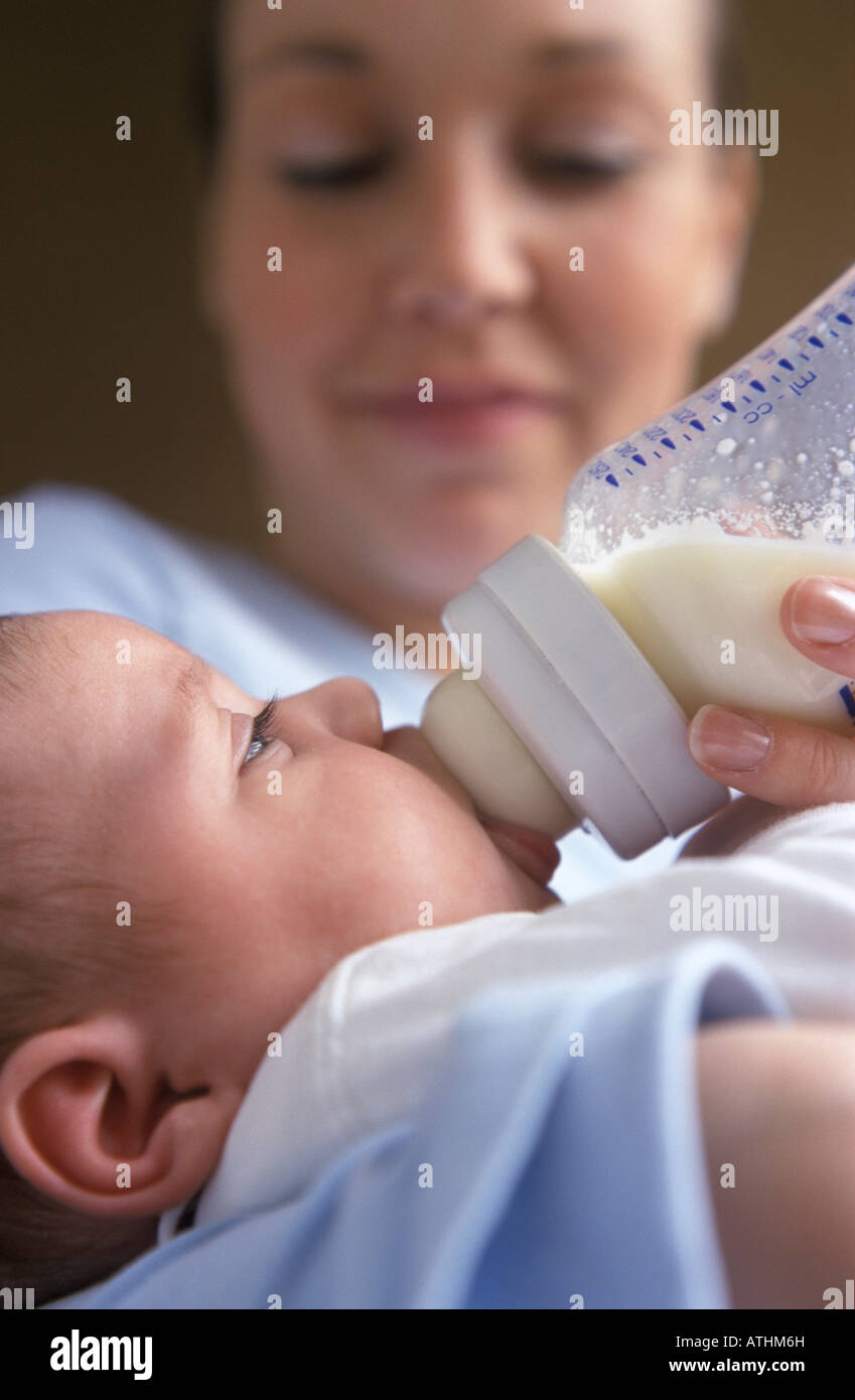Bottle fed baby human hi-res stock photography and images - Alamy