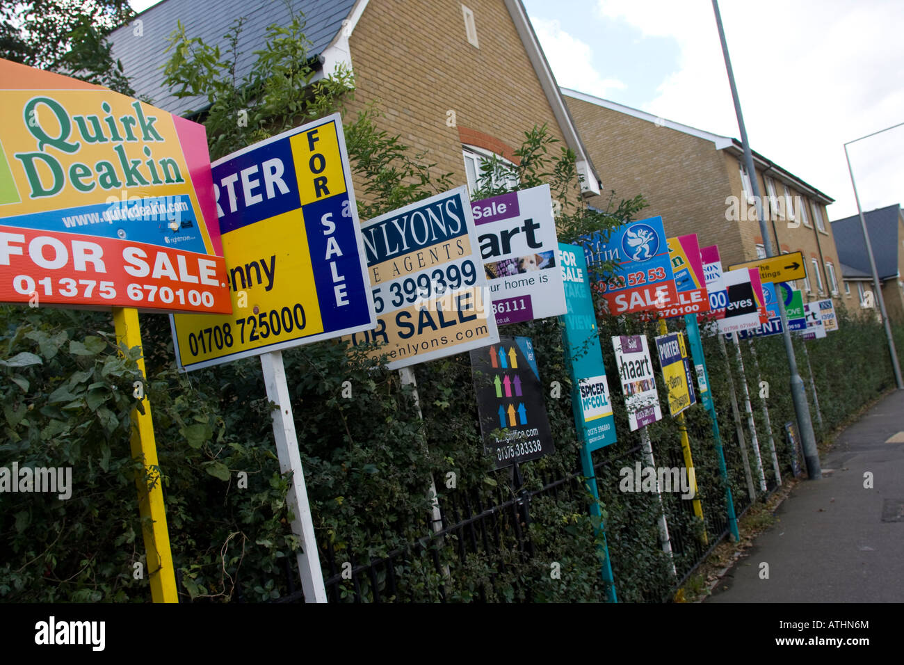 Multiple house signs hi-res stock photography and images - Alamy