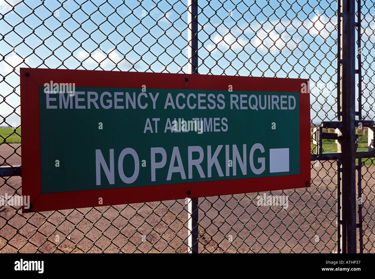No Parking sign emergency access Stock Photo - Alamy
