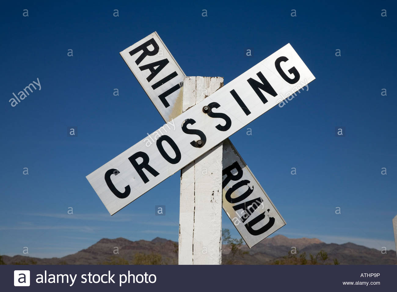 Railroad Crossing Sign Usa High Resolution Stock Photography and Images ...