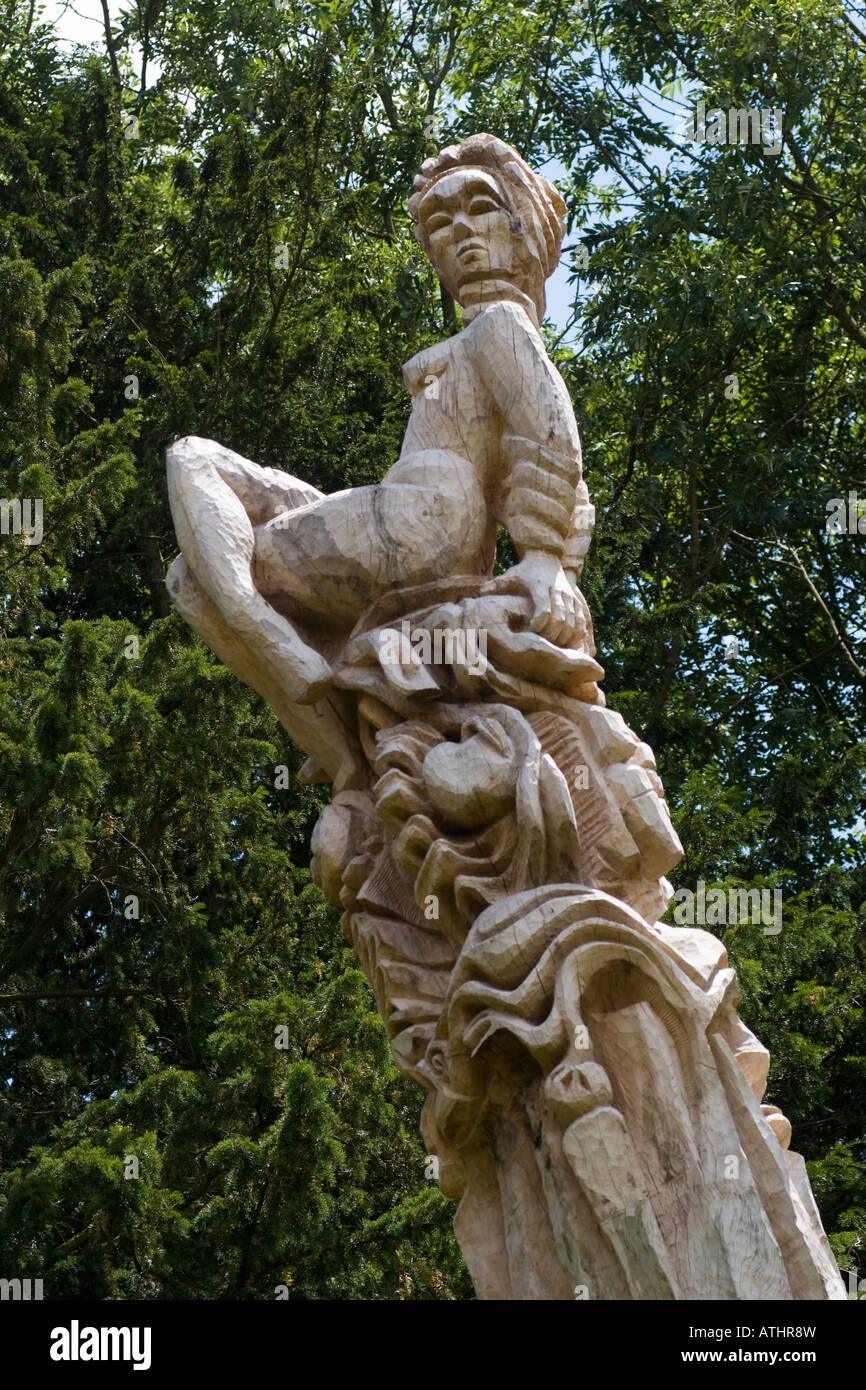 Gt dunmow essex sculptor alistair smith of writtle hi-res stock ...
