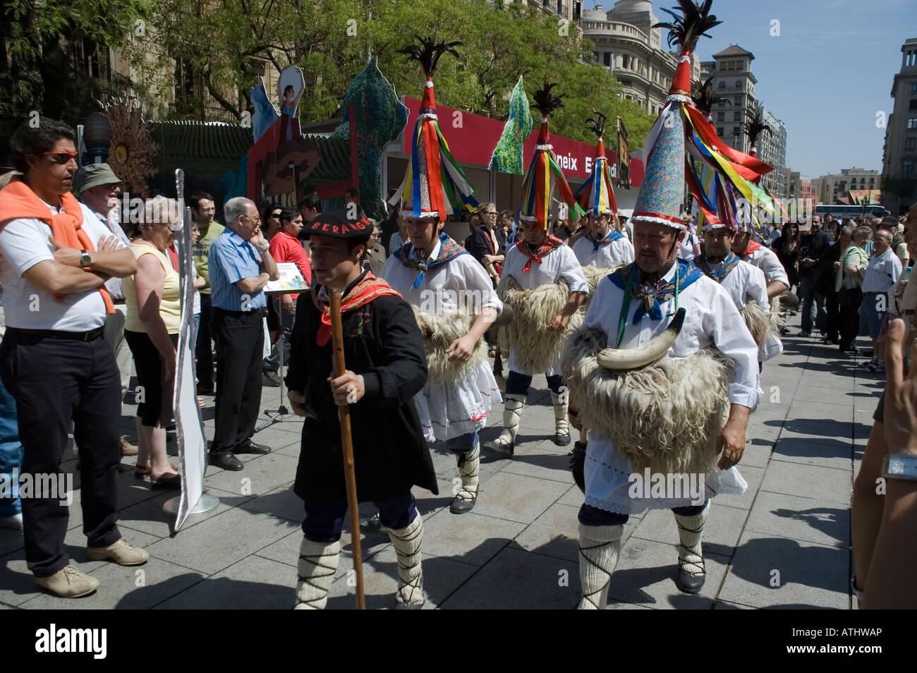 Basque dancers spain hi-res stock photography and images - Alamy