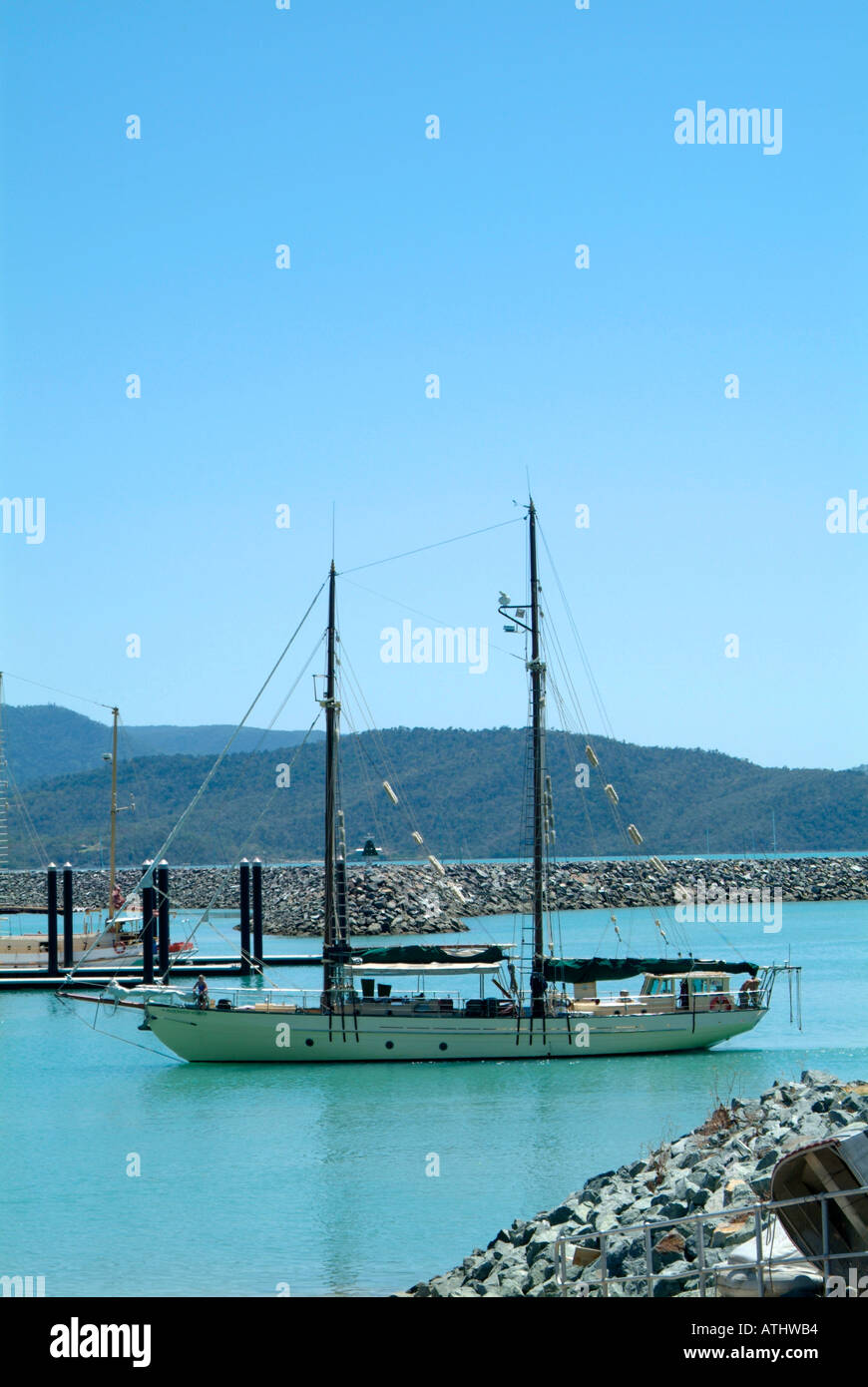 airlee beach queensland Proserpine Airlee Beach boat ship marina yacht ...