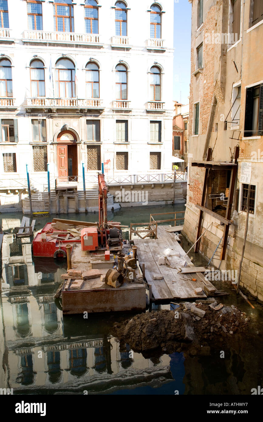 Building sinking hi-res stock photography and images - Alamy