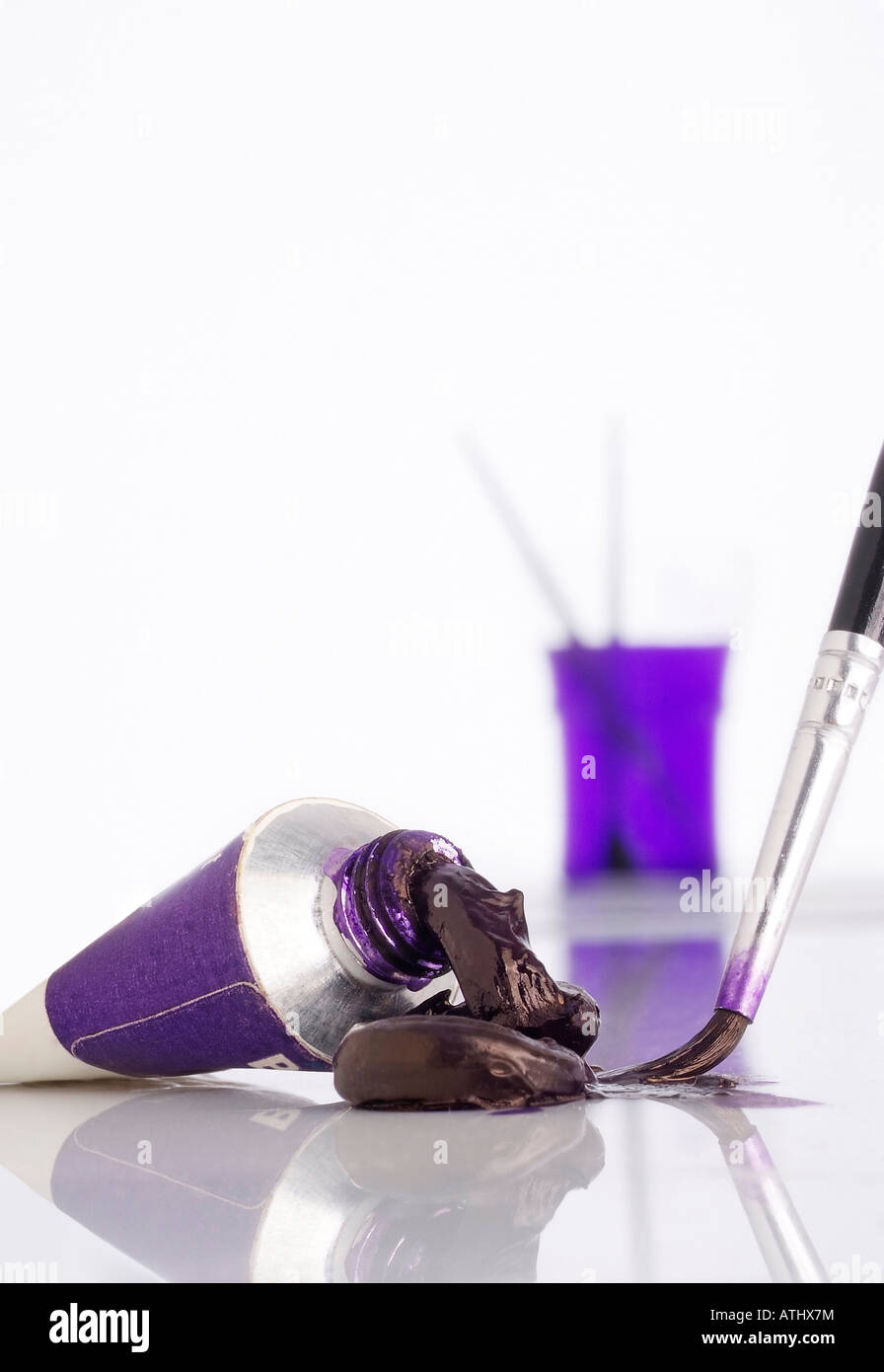 purple artist paint Stock Photo - Alamy