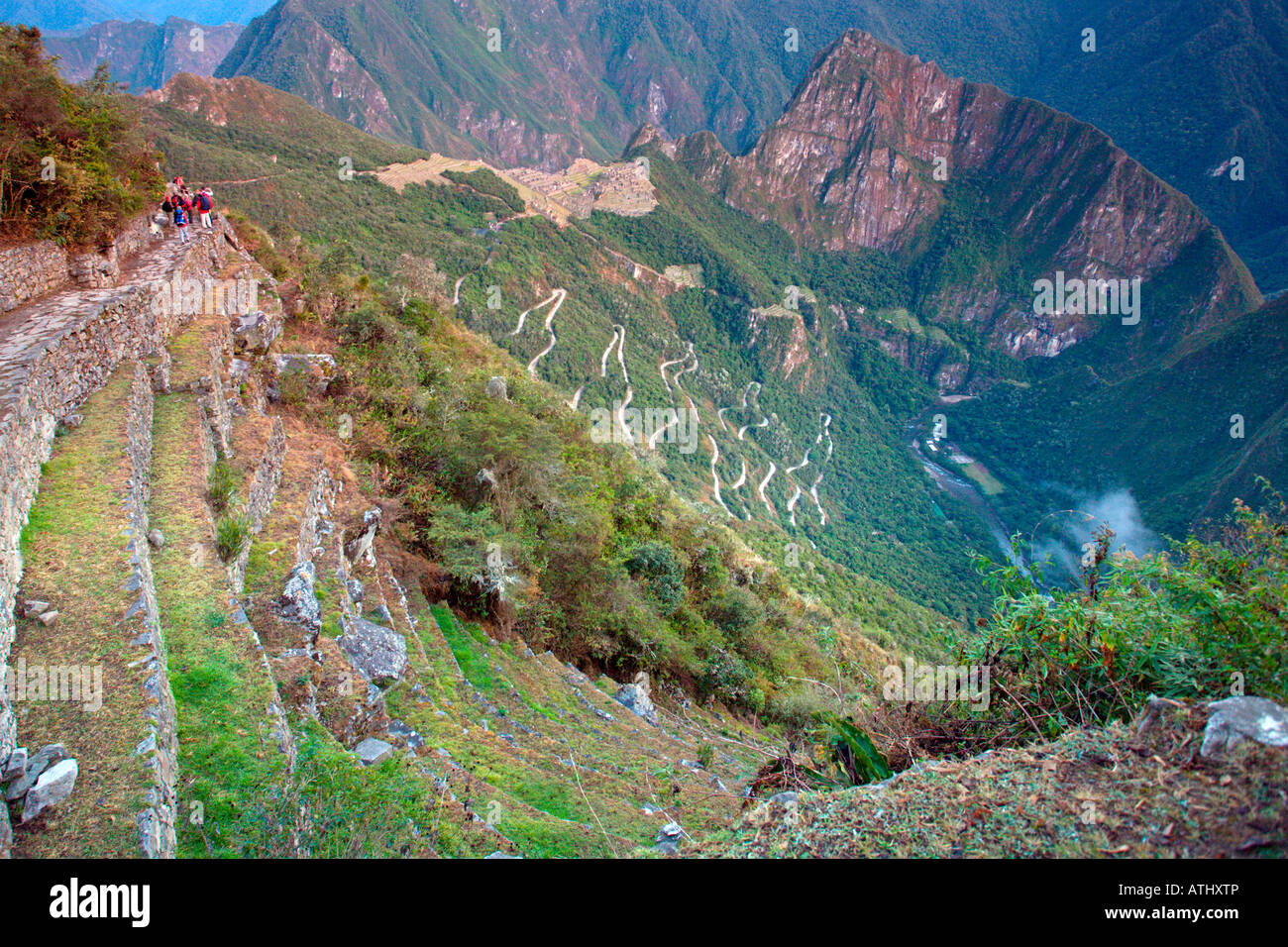 Inca Trail: Machu Picchu Ruins: Getting Closer Stock Photo - Alamy
