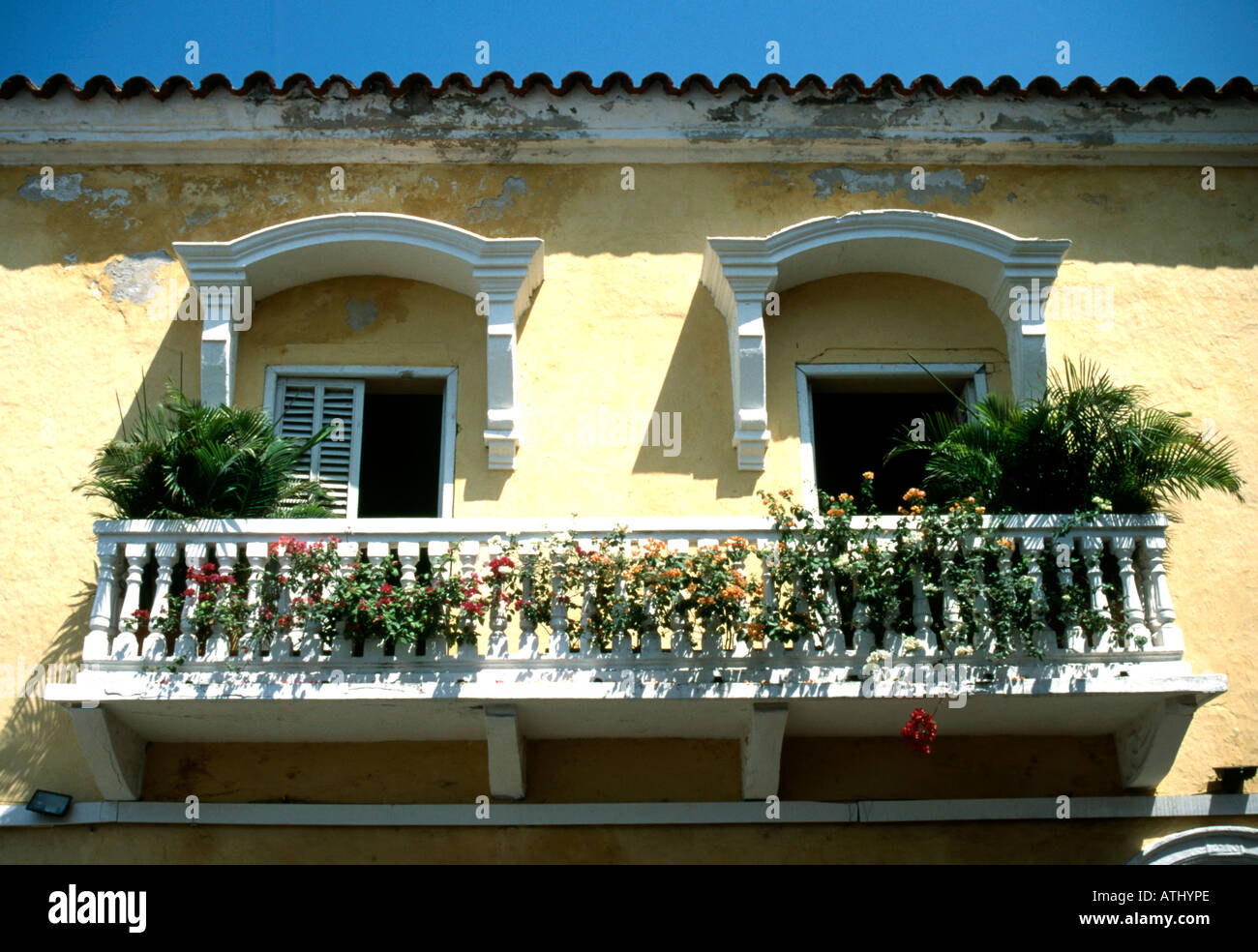 Colonial style building in Cartagena, Colombia Stock Photo - Alamy