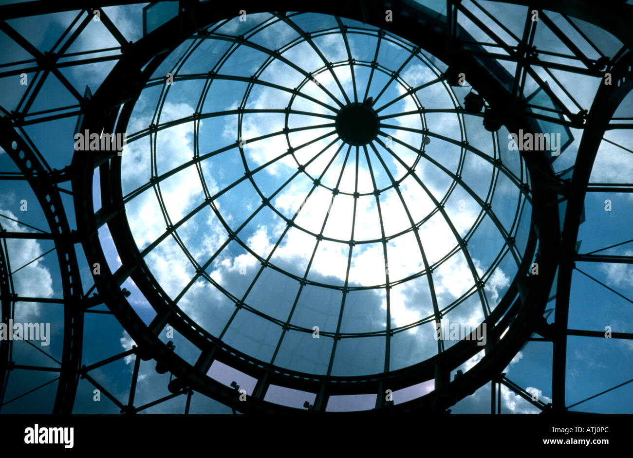 Circular glass pane hi-res stock photography and images - Alamy