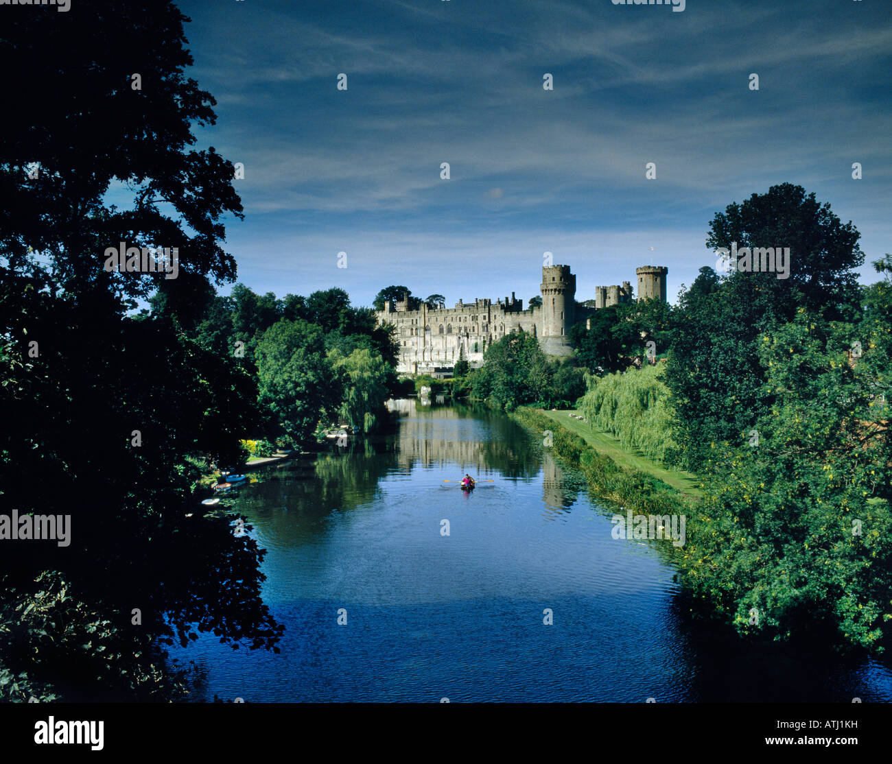 WARWICK CASTLE AND RIVER AVON WARWICKSHIRE UK Stock Photo - Alamy