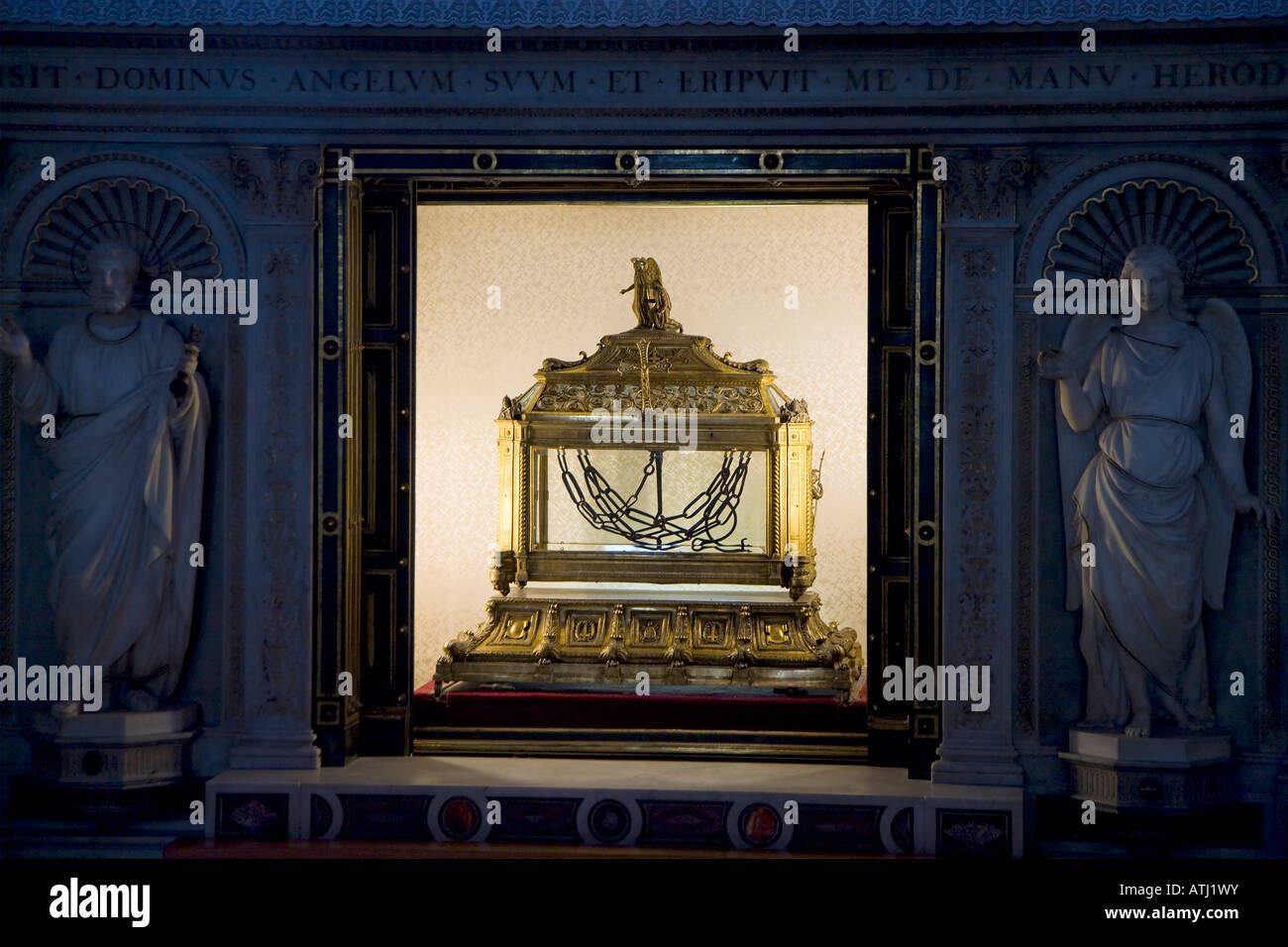 Chains of Saint Peter s San Pietro in Vincoli Church Rome Italy Stock ...