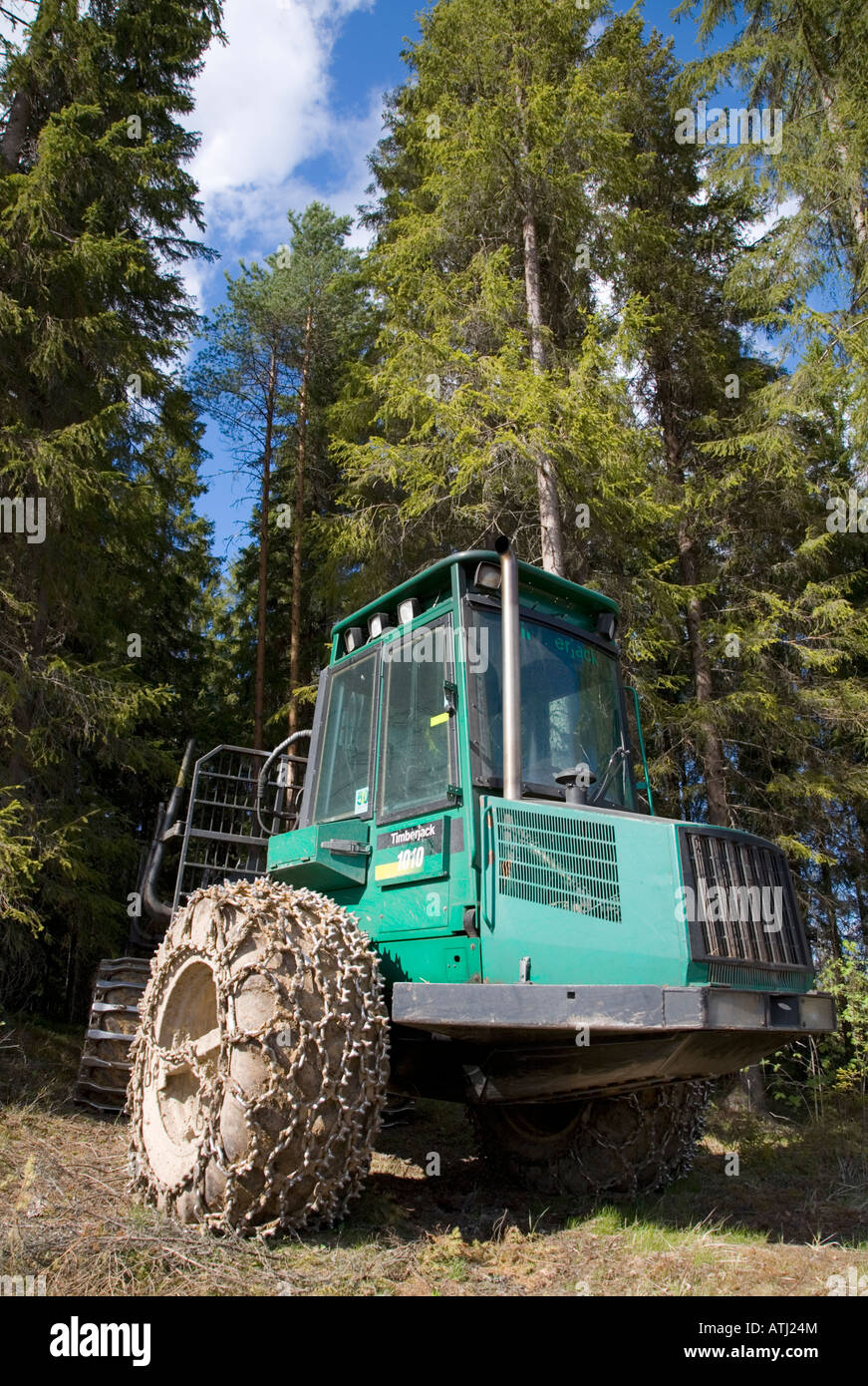 Timberjack Harvester High Resolution Stock Photography and Images - Alamy