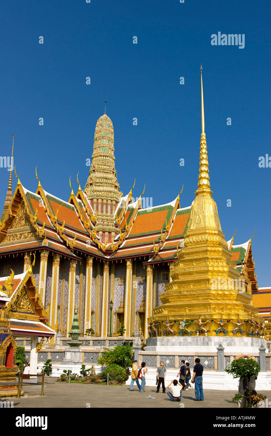Wat Phra Kaeo temple in Bangkok Stock Photo - Alamy